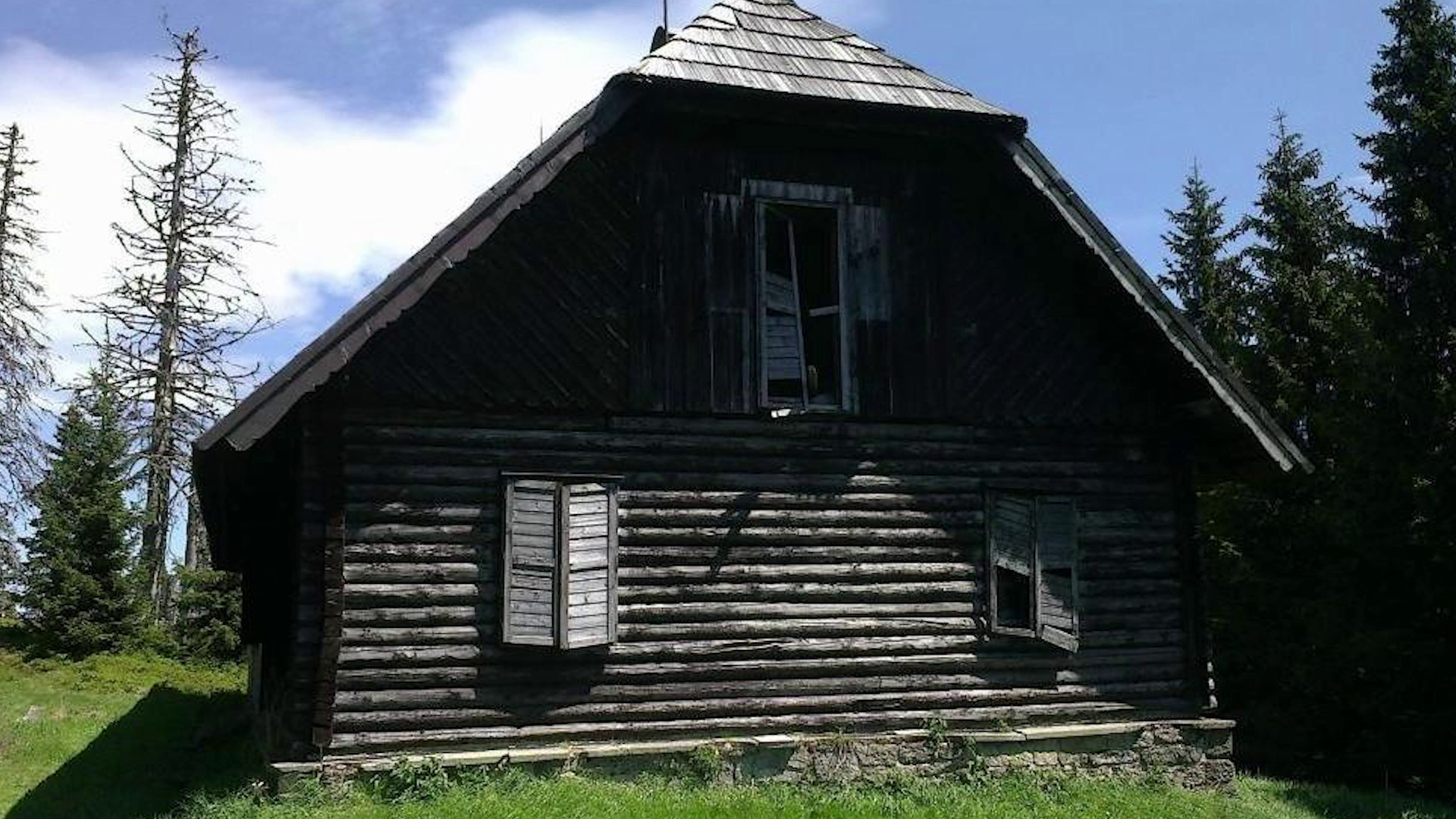 Roklanská chata zatím zůstane stát, Národní park musí prokázat ...