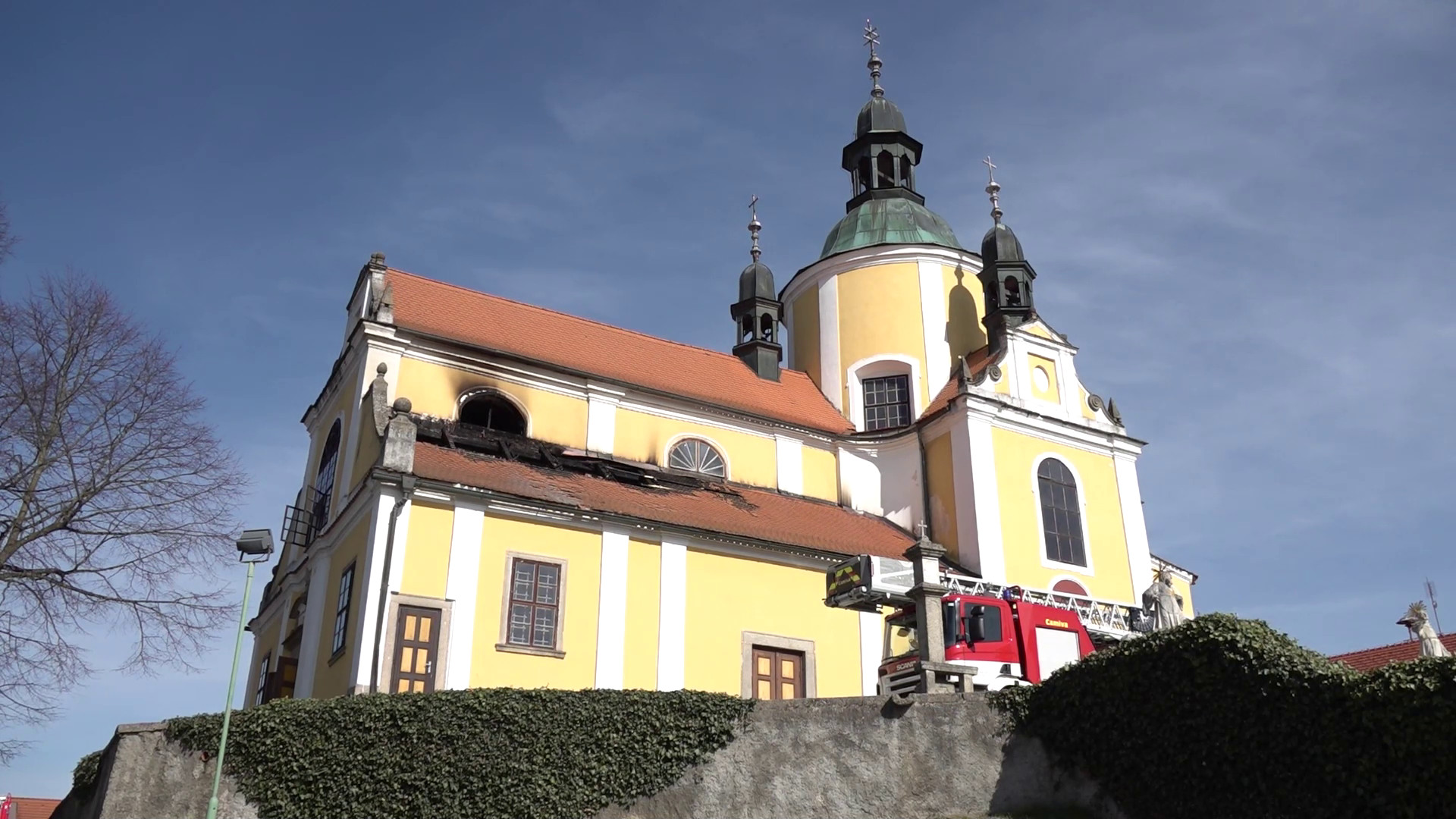 Oprava kostela poničeného požárem potrvá měsíce | Jihočeská televize